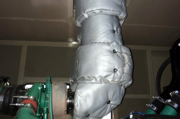 Insulation jackets for heat conservation and personnel protection - AIS