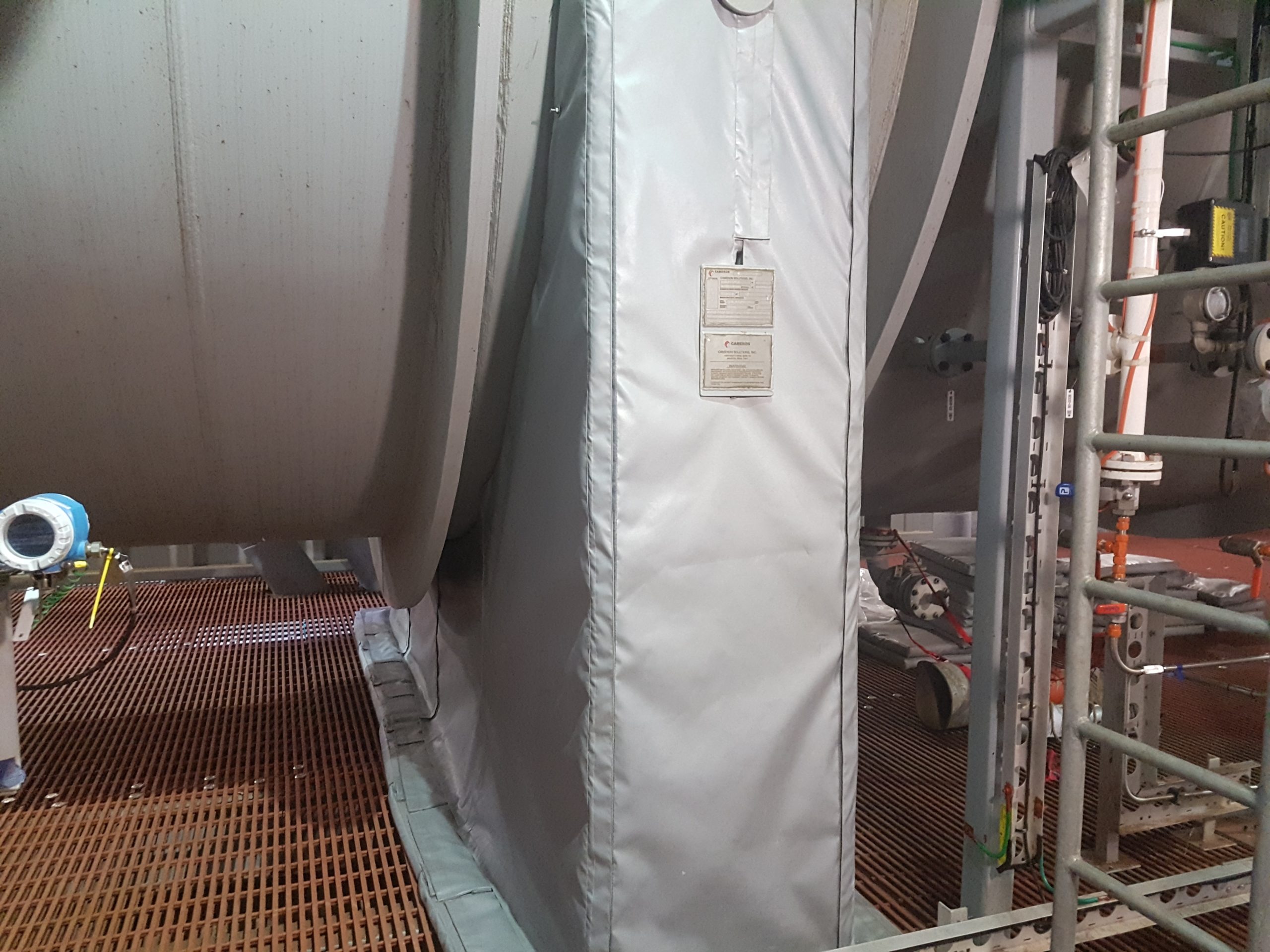 Saddles and skirt protection - AIS