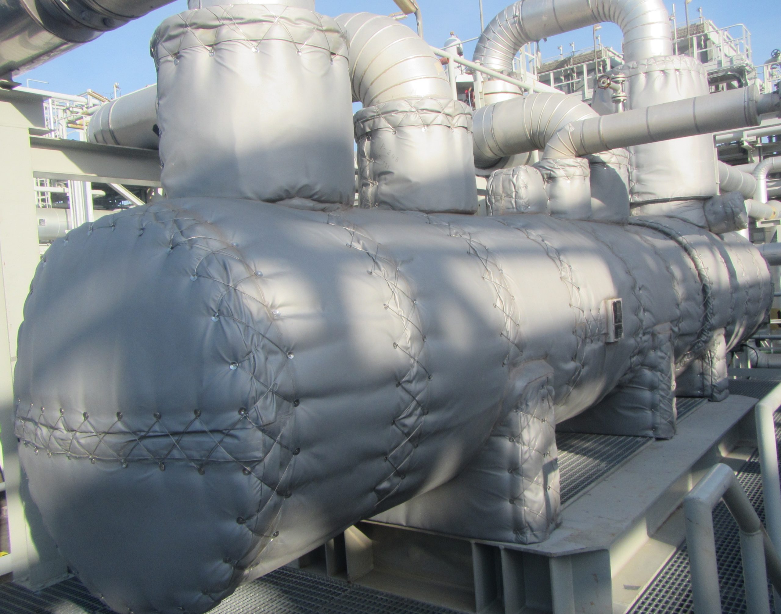 Vessels and tanks - AIS