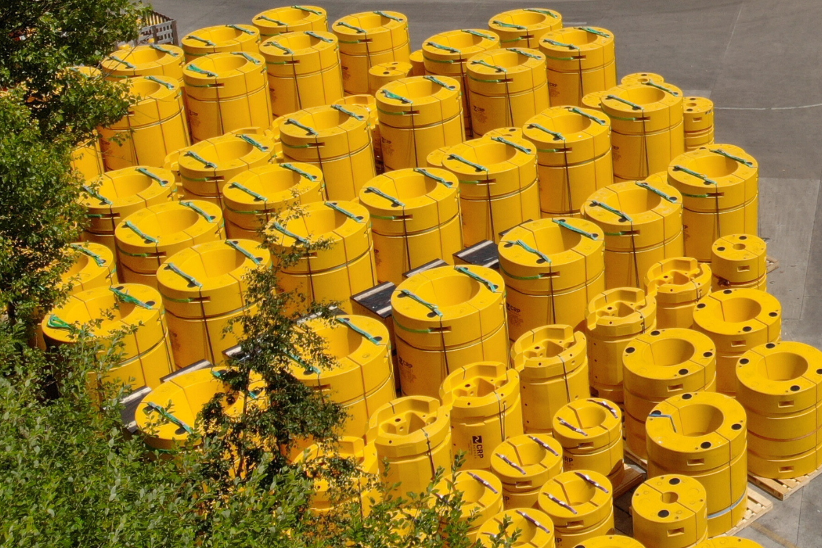 VIV strakes and buoyancy chosen for an ultra-deepwater oil field ...